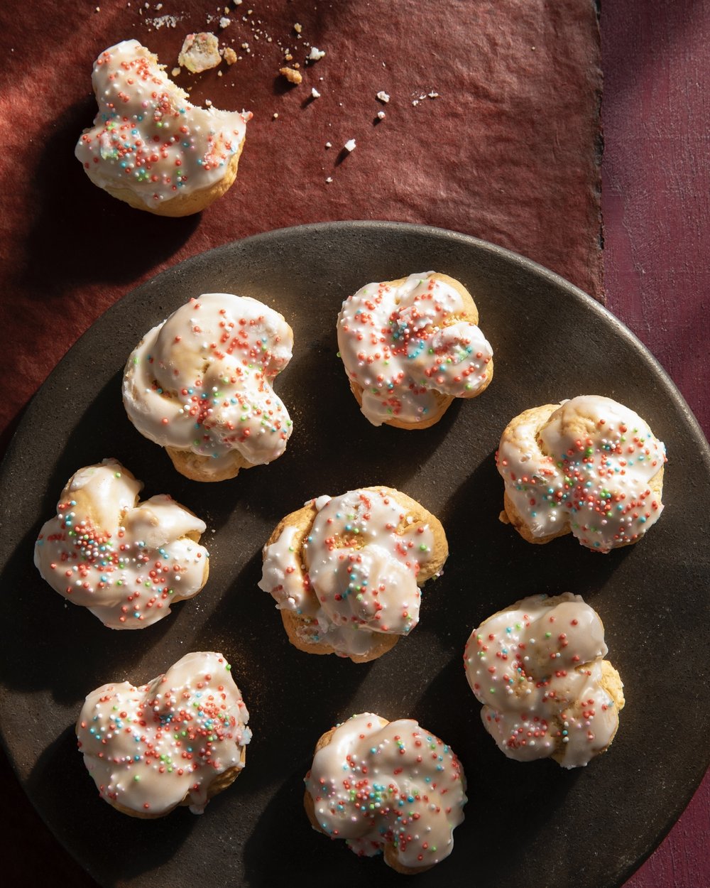 Italian Love Knots - Table Magazine