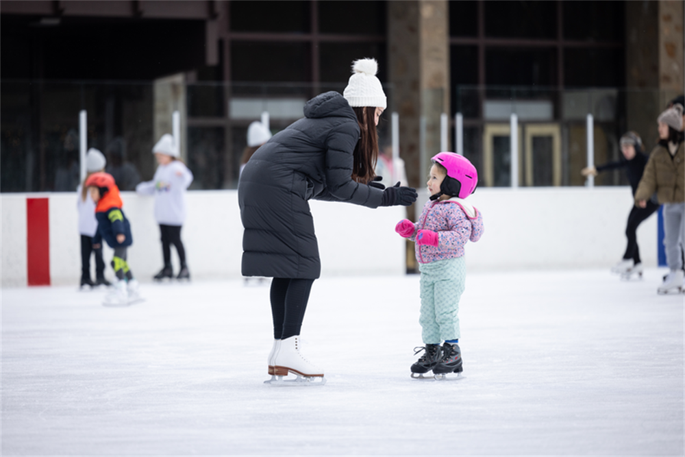 9 Ice Rinks Around Pittsburgh - Table Magazine